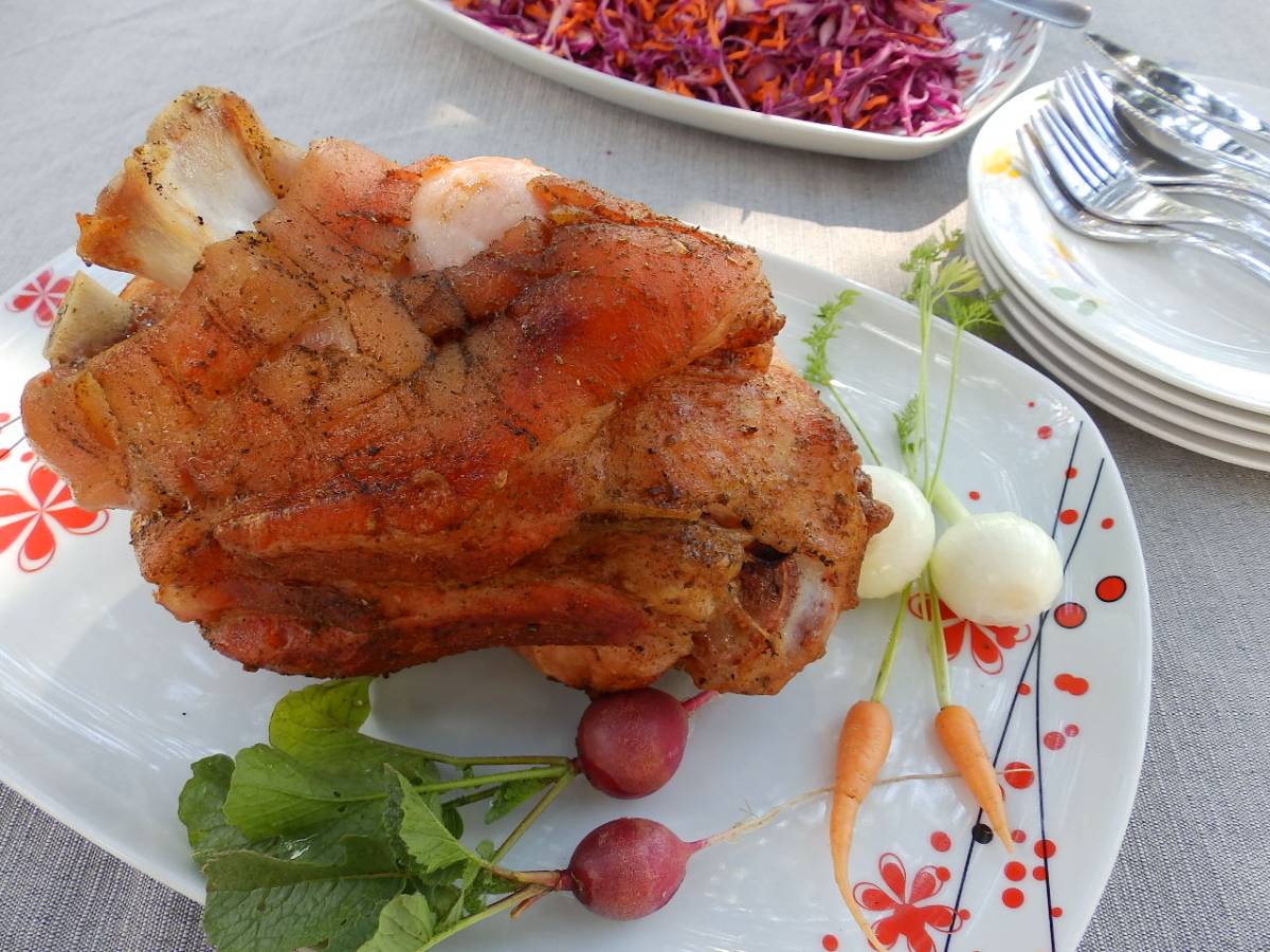 Pečena svinjska butkica - štelce - austrijski tradicionalni ...